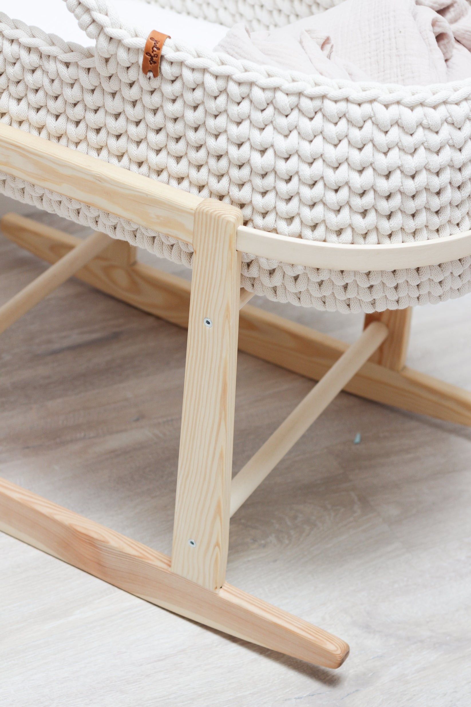 WOODEN ROCKING STAND WITH ARCS – Juli Joli Home